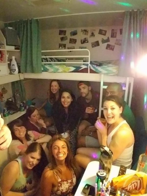 Working on a Cruise Ship: Everything You Need To Know - Scratch your mapa