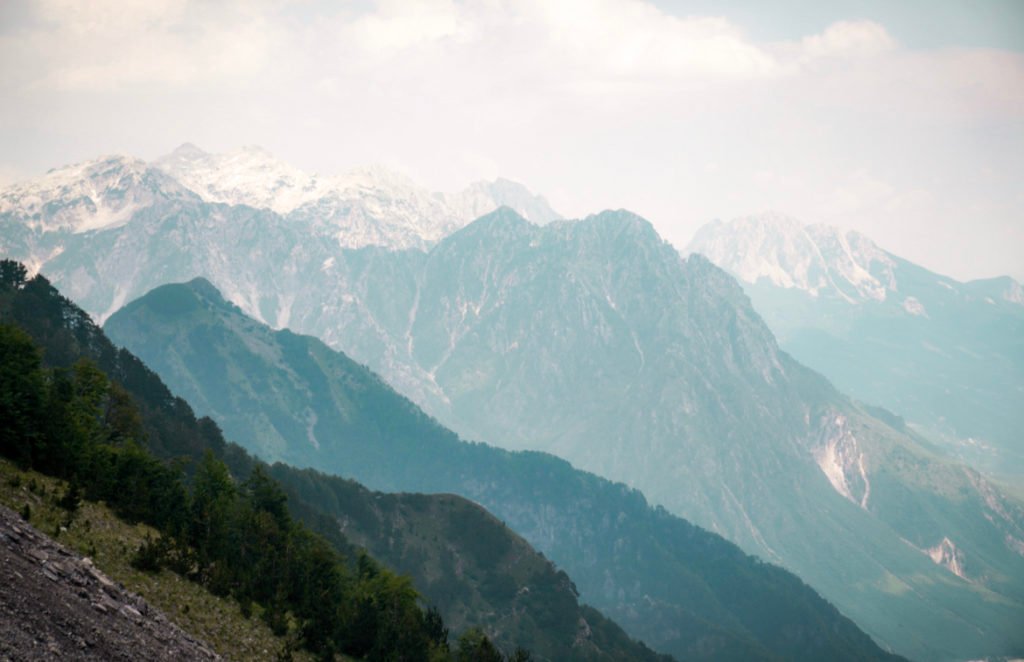 A Guide to Theth: Albania’s Mountain Paradise - Scratch your mapa