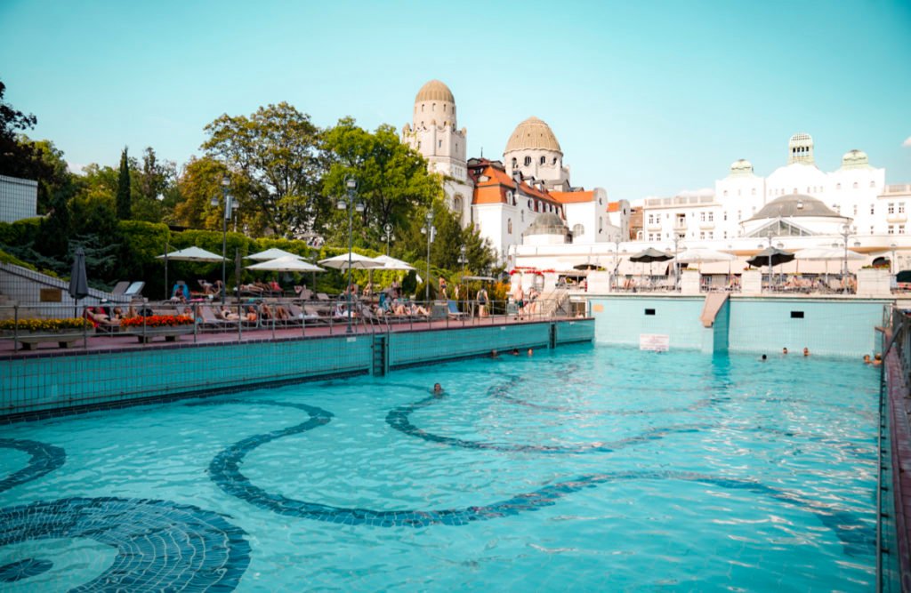 The 10 Top Things to Do in Budapest - Scratch your mapa