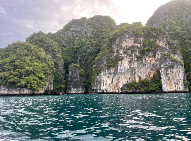 The Phi Phi Islands, Thailand: A Complete Guide - Scratch your mapa