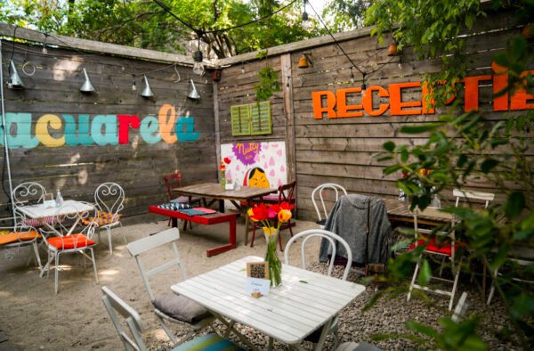 Bucharest Food & Drink Guide: A Taste of Romania's Capital - Scratch your mapa