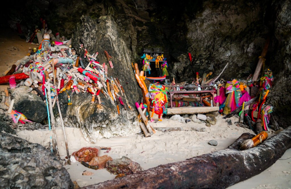 Railay Beach: A Guide to One of Thailand’s Most Beautiful Beaches ...
