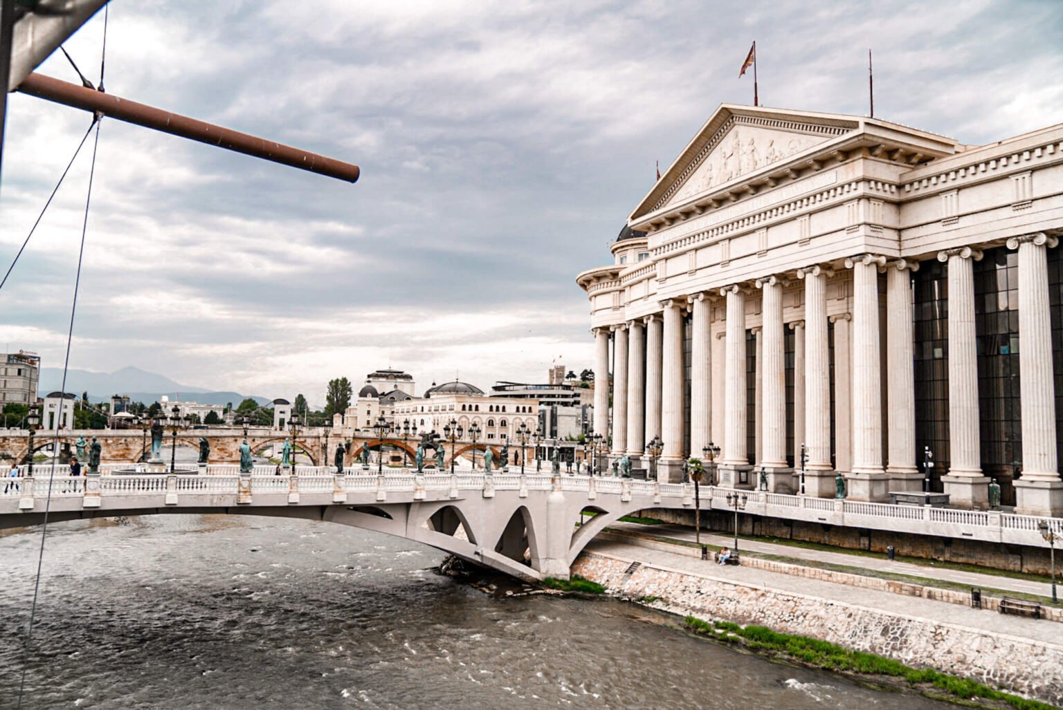 A Complete Guide to Visiting Skopje in Macedonia - Scratch your mapa