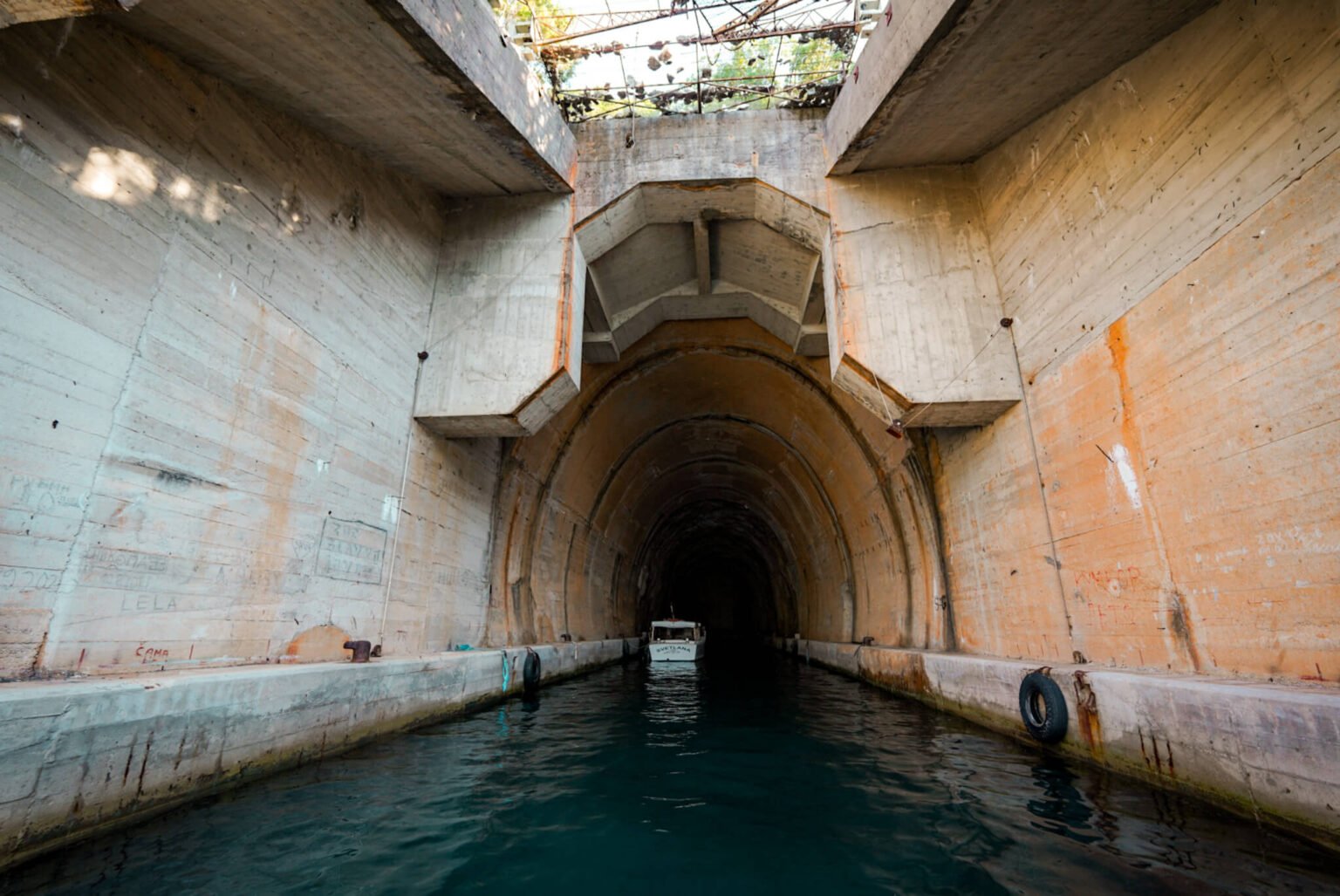 Visiting the Most Charming Town in Montenegro, Kotor - Scratch your mapa
