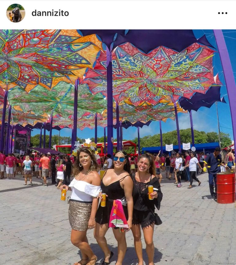 A Complete Guide to Visiting the Carnival in Brazil - Scratch your mapa