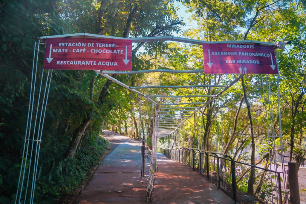 Saltos del Monday: A Reason For You to Visit Paraguay - Scratch your mapa