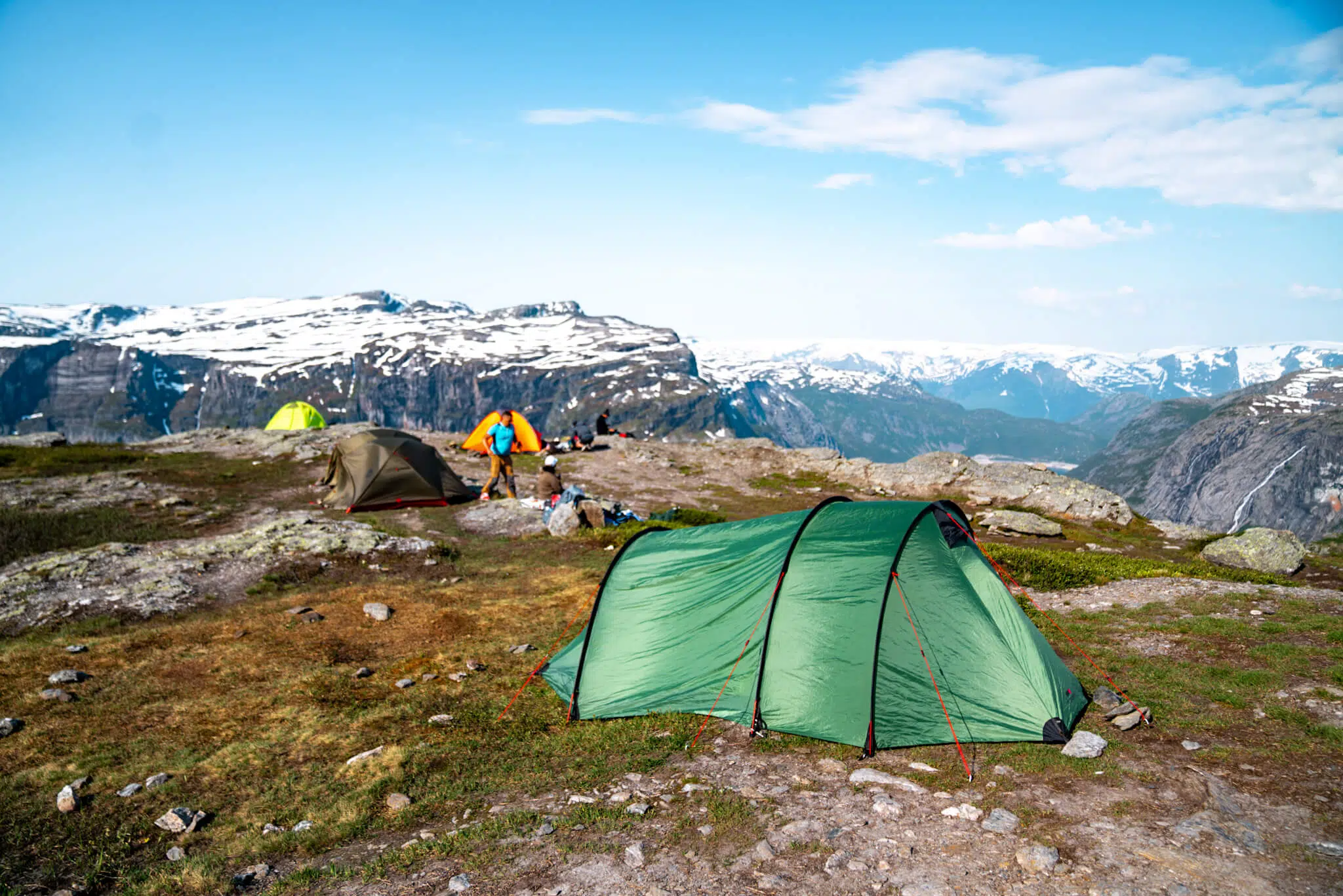Hiking Trolltunga: The Most Iconic Spot in Norway - Scratch your mapa