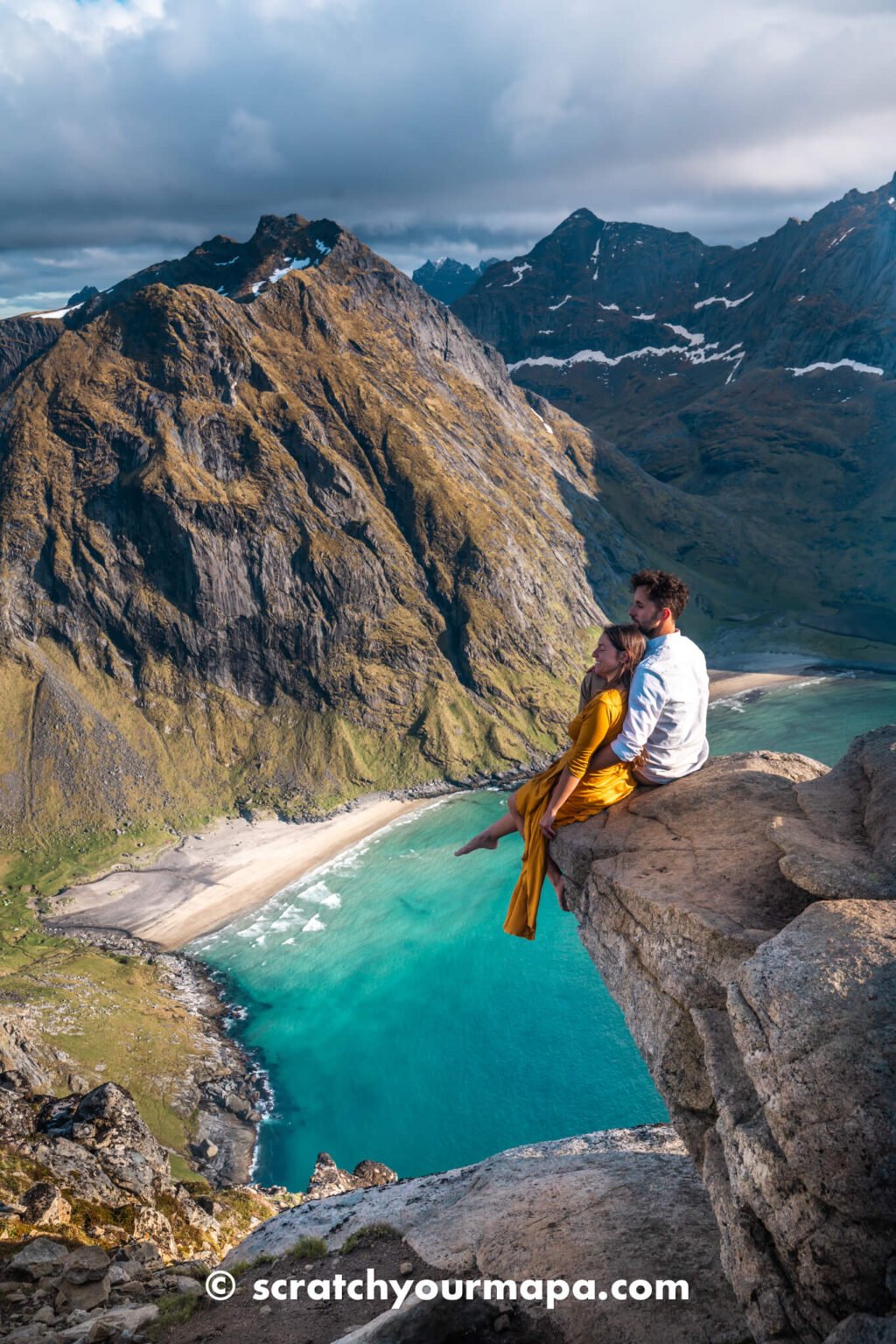 A Complete Guide for Hiking Ryten & Kvalvika Beach - Scratch your mapa