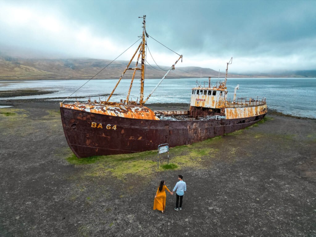 The Ultimate Iceland Travel Guide - Scratch your mapa