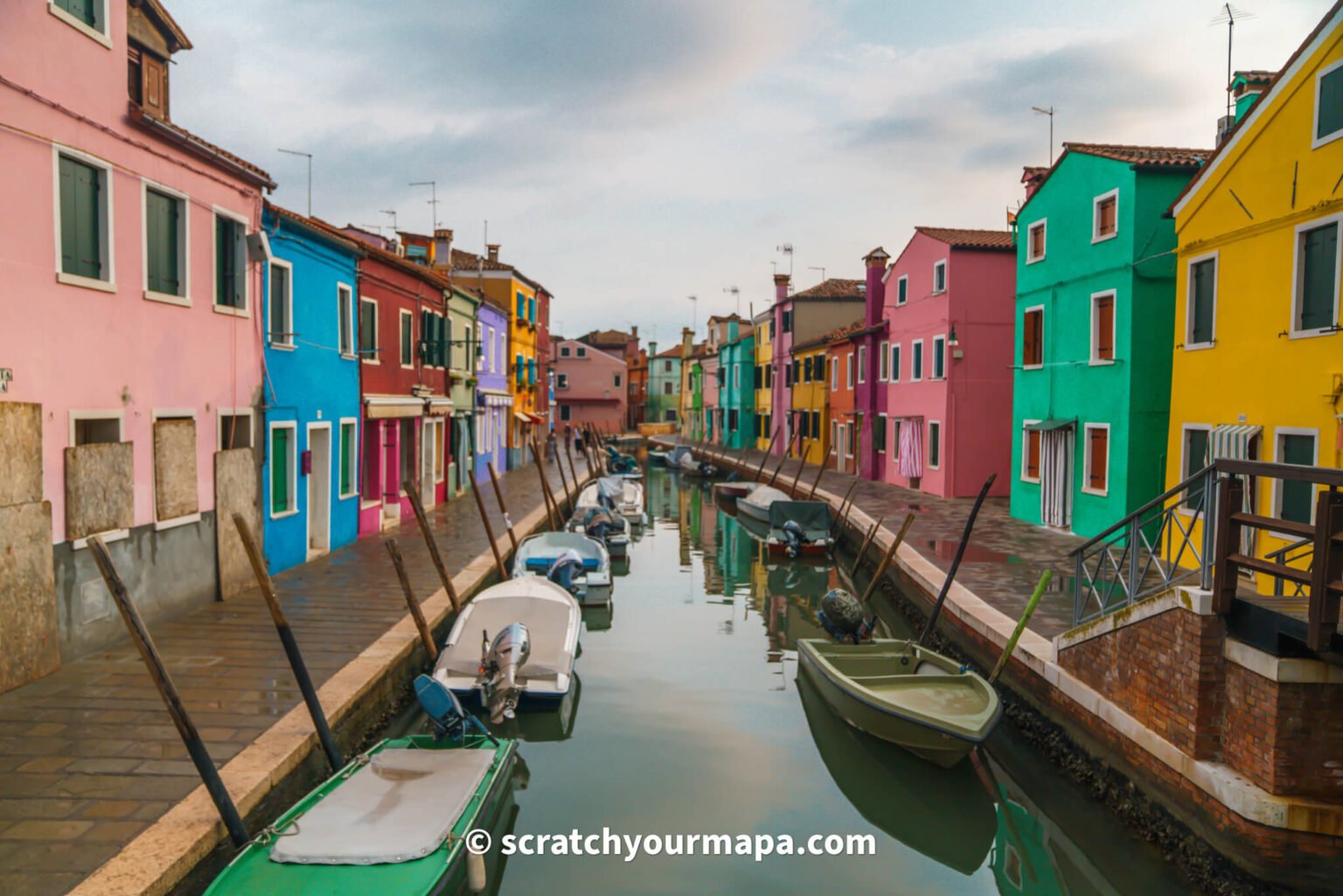 Visiting The Island of Burano, Venice's Colorful Neighbor - Scratch ...