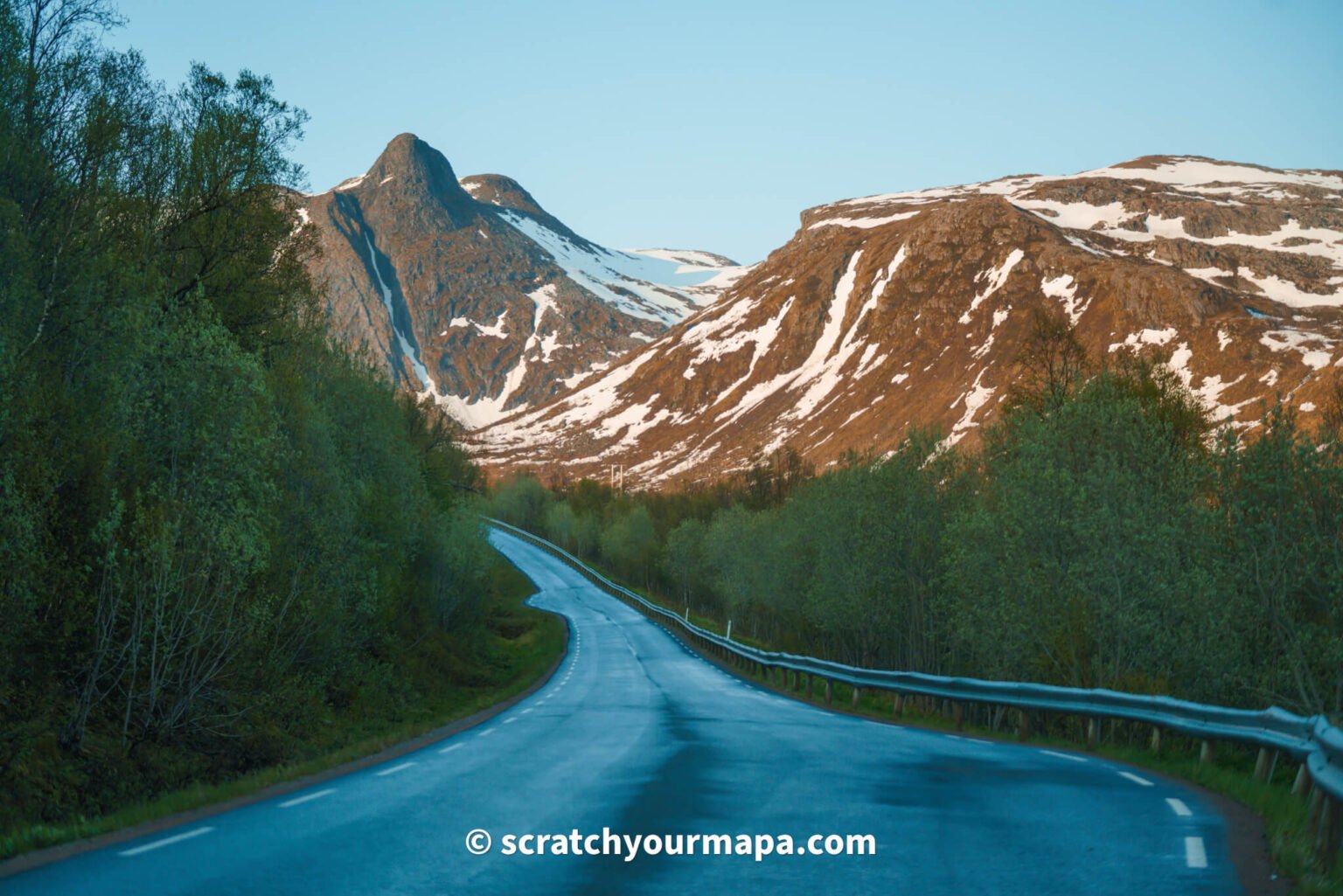 A Complete Guide to Driving in Norway - Scratch your mapa