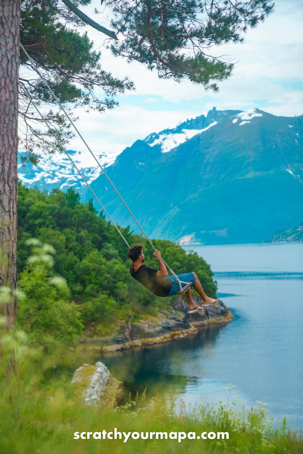 How to Experience the Most Beautiful Swing in Norway - Scratch your mapa