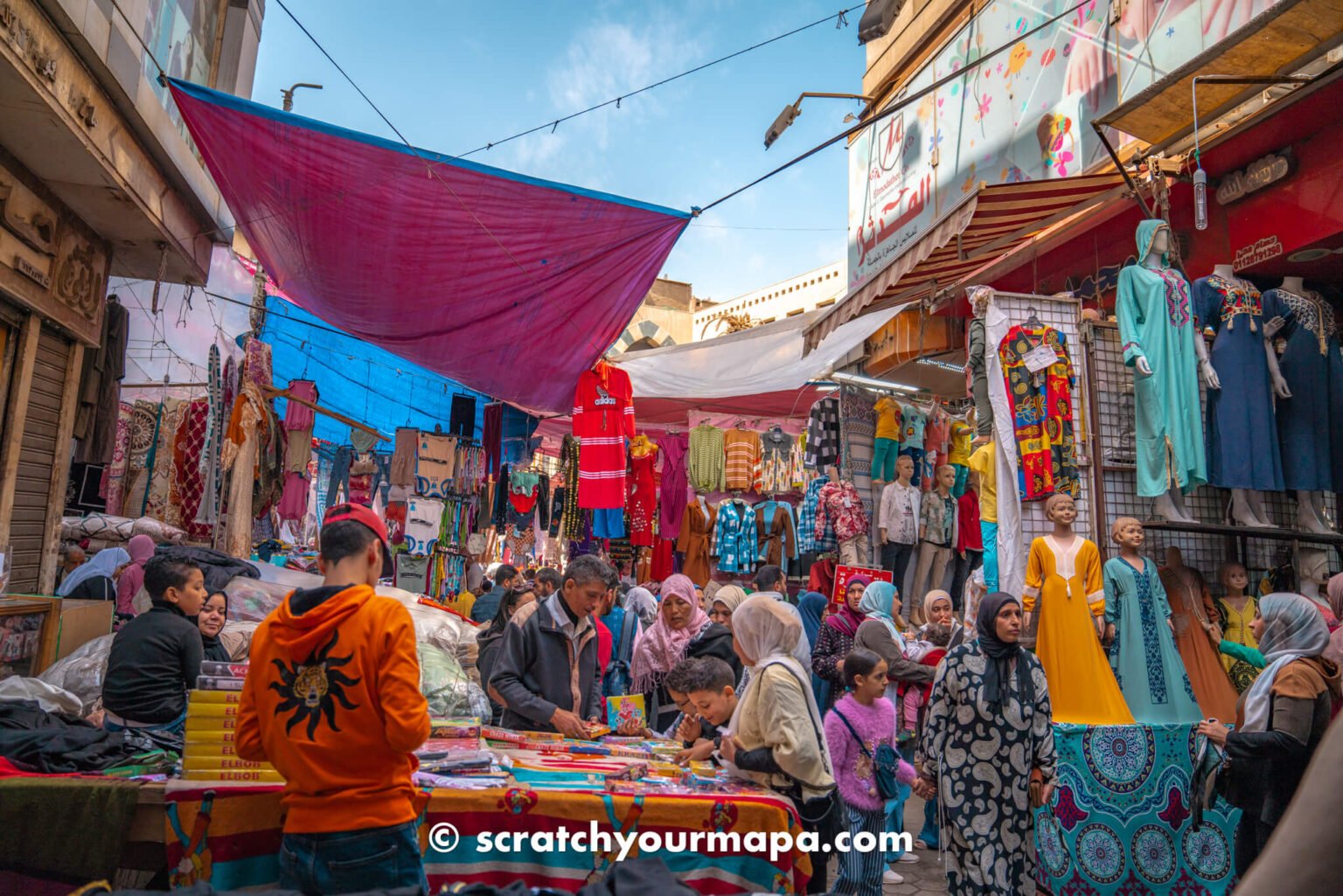 What to Wear in Egypt as a Tourist: Dress Code & Packing Tips - Scratch your mapa