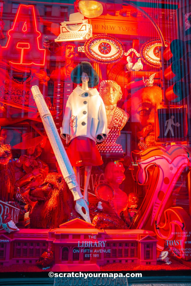 The 13 Best Holiday Window Displays in NYC - Scratch your mapa