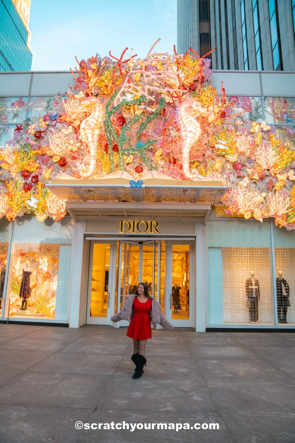 The 13 Best Holiday Window Displays in NYC - Scratch your mapa