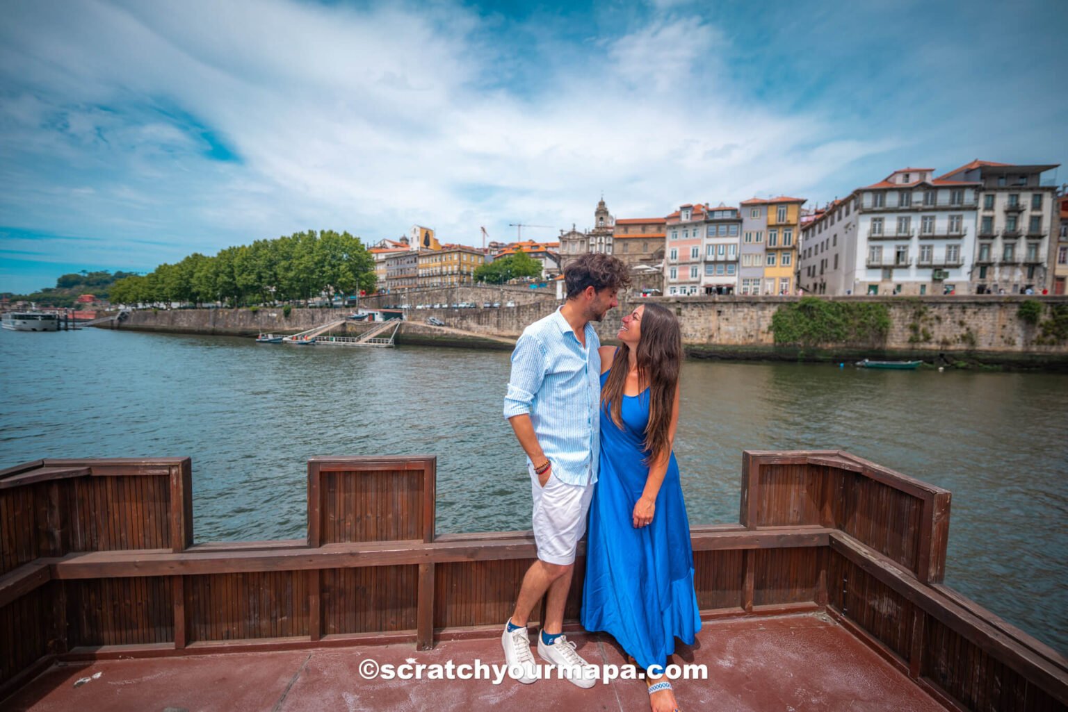 A Complete Guide for Getting Around Porto, Portugal - Scratch your mapa